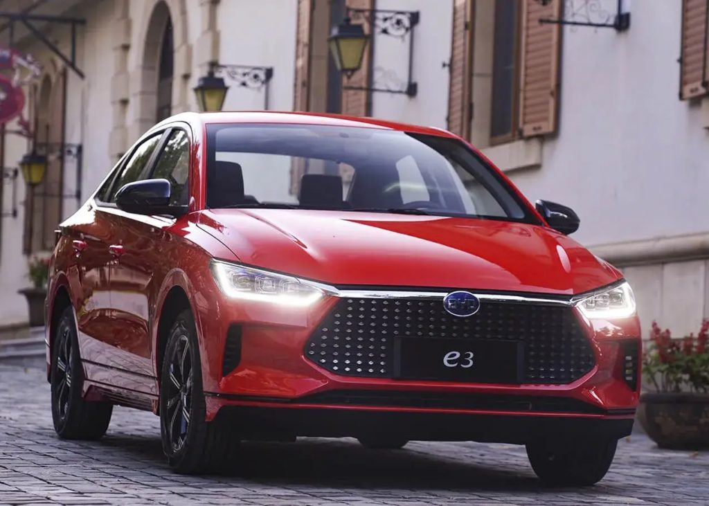 BYD e3 sedán - Autodigital